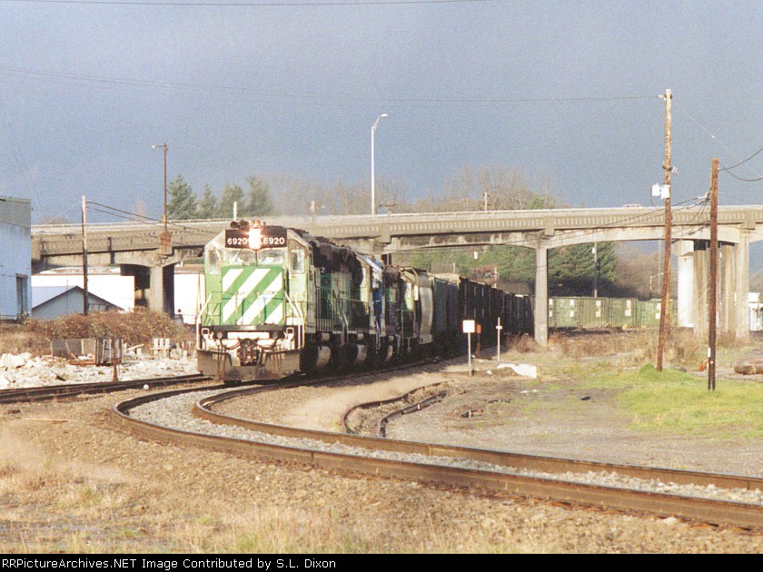 BN 6920 East @ SeaLine Jct